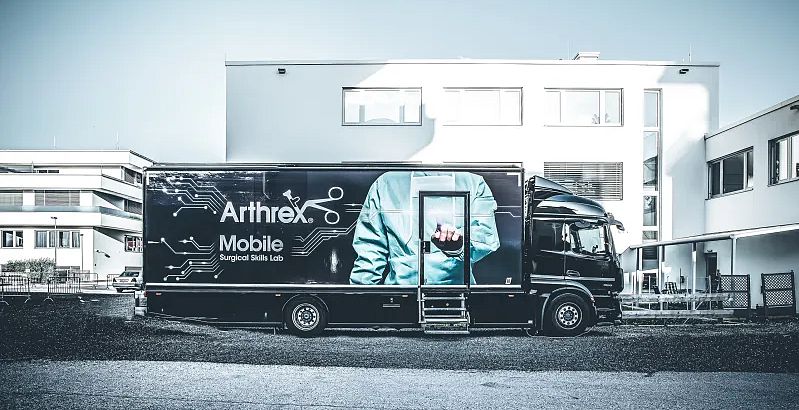 Arthotruck - operieren im "Mobile Lab"